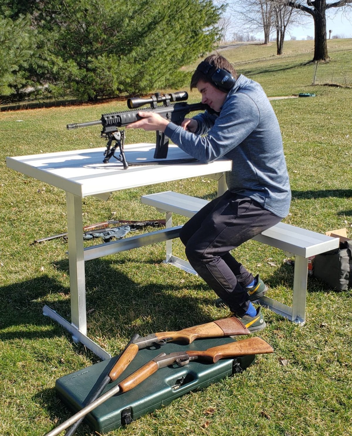 Universal Marksman Bench - Lightweight aluminum all-weather table